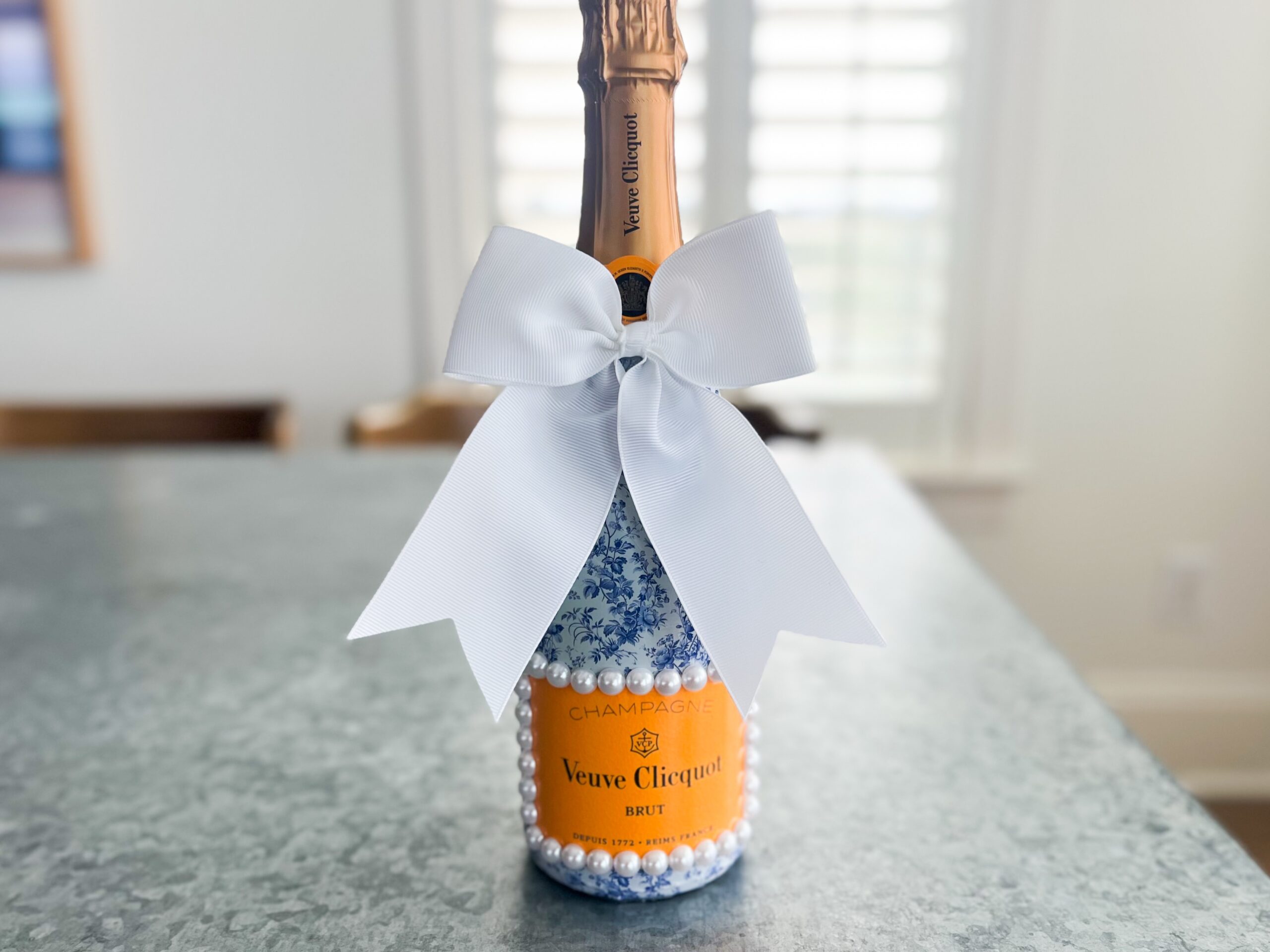 Quick and Easy Way to Decorate a Champagne Bottle for Gifting - Salt ...